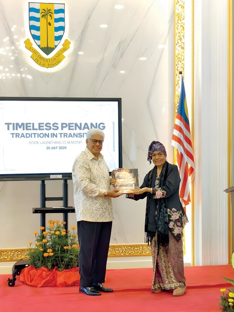 A Legacy of Leadership Through Personal Stories | EZ MALAYSIA.NEWS